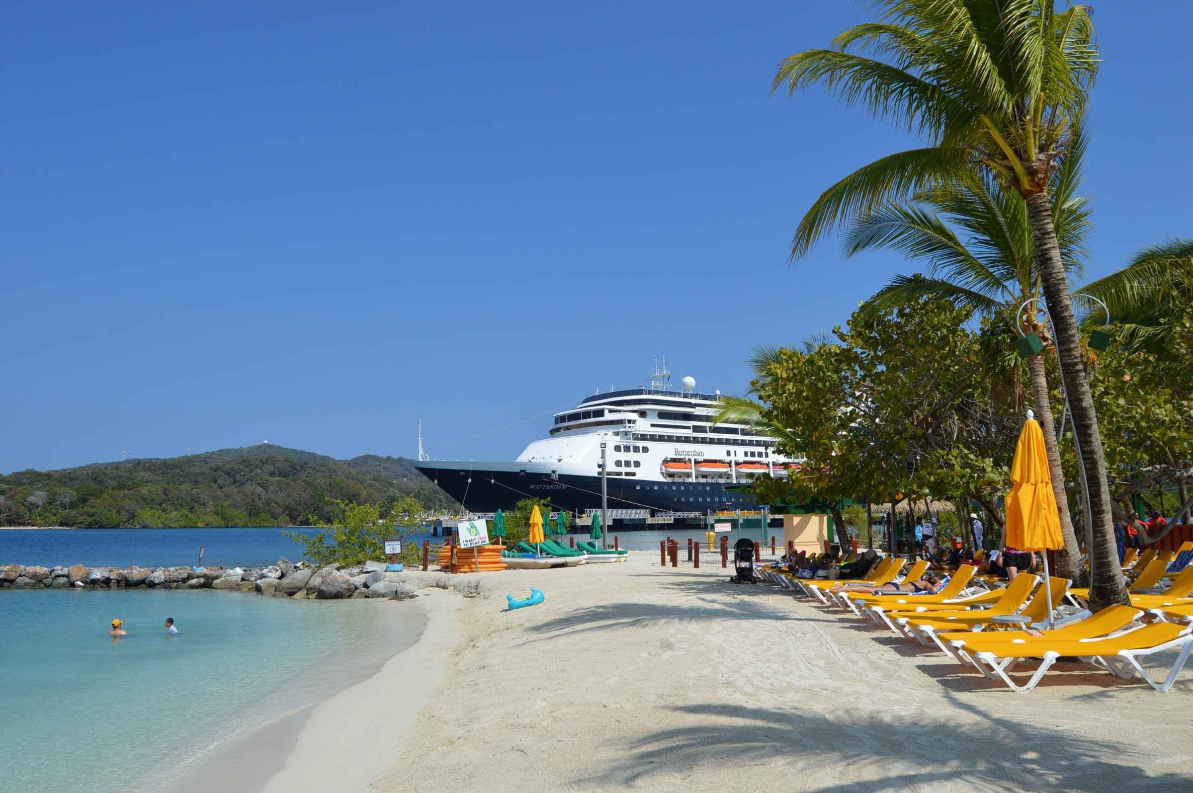 16 WHEELCHAIR ACCESSIBLE THINGS TO DO IN ROATAN HONDURAS | WHEELIE ...